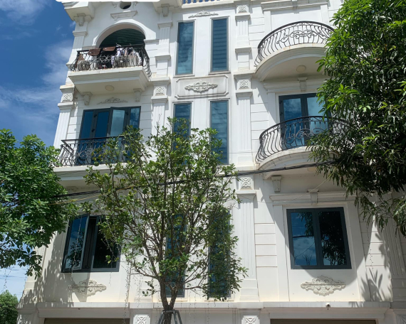 Ứng dụng cửa Slim ray trên kính sóng – Nhôm Kính Tín Phát- Nghệ An