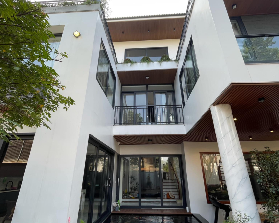 Ứng dụng cửa Slim ray trên kính sóng – Nhôm Kính Tín Phát- Nghệ An